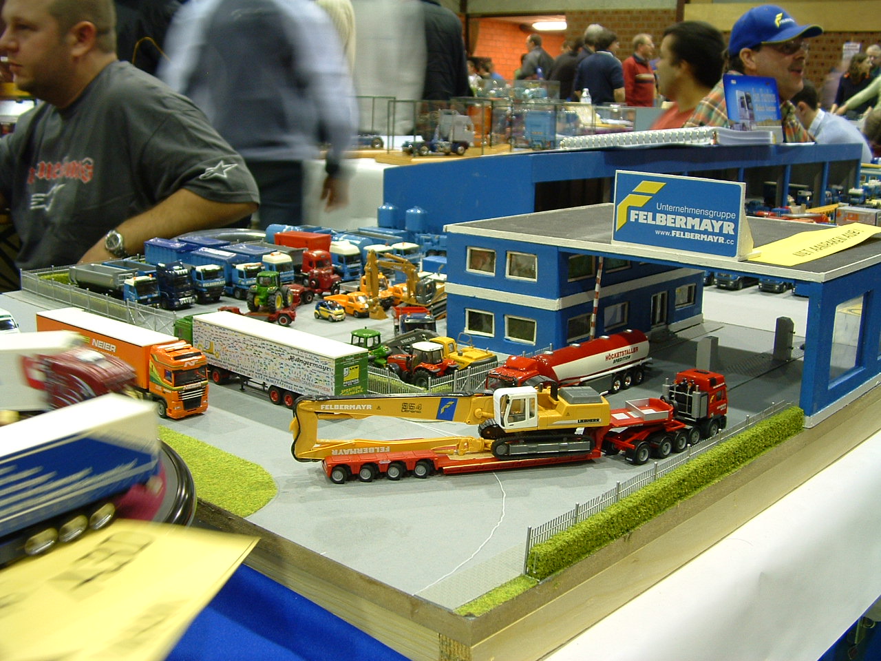 Photo: DSCF0377 | Jabbeke 2007 album | Dutch Model Truck Club | Fotki.com, photo and video ...