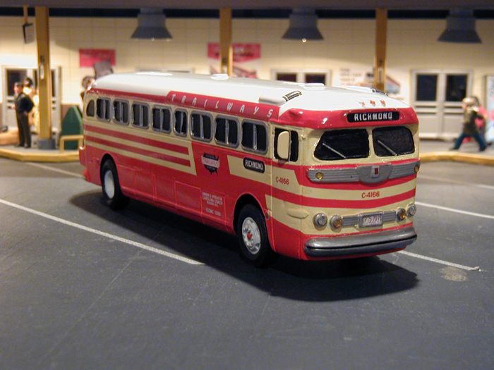 TRAILWAYS SYSTEM BUS MODELS GO BIG RED... album | Mackbuses.net ...