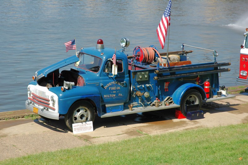 Photo: 1953 Internation Waterous Pumper | Fire Truck Muster album ...