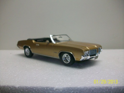 Photo: 100 1381 | Revell 1972 Olsmobile Cutlass Supreme Convertible ...
