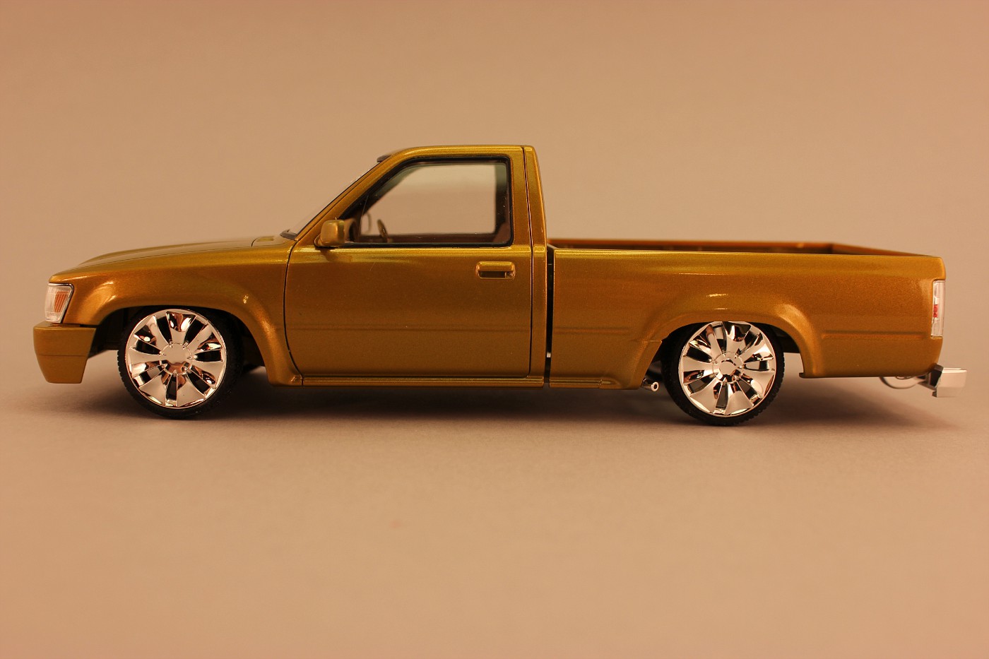 Photo: Hi Lux for Scale Auto Mag Review | my models album | MCRUZ1 ...