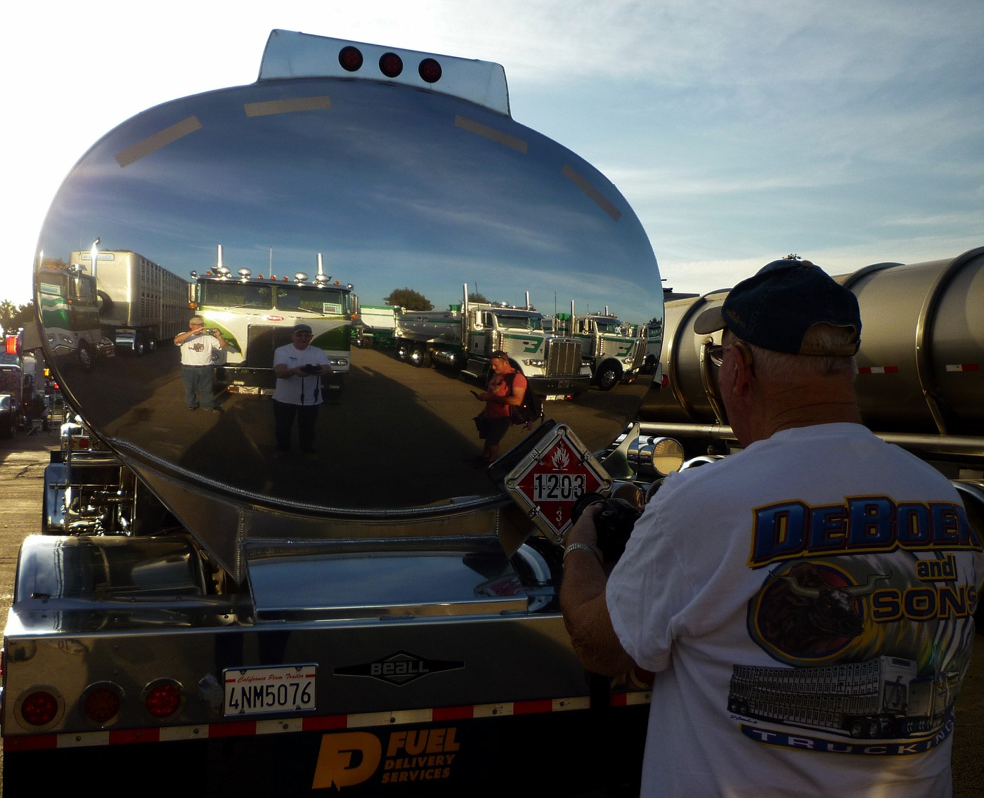 Photo: P1450086 Harm's Selfie | 75th Anniversary All Peterbilt Show ...