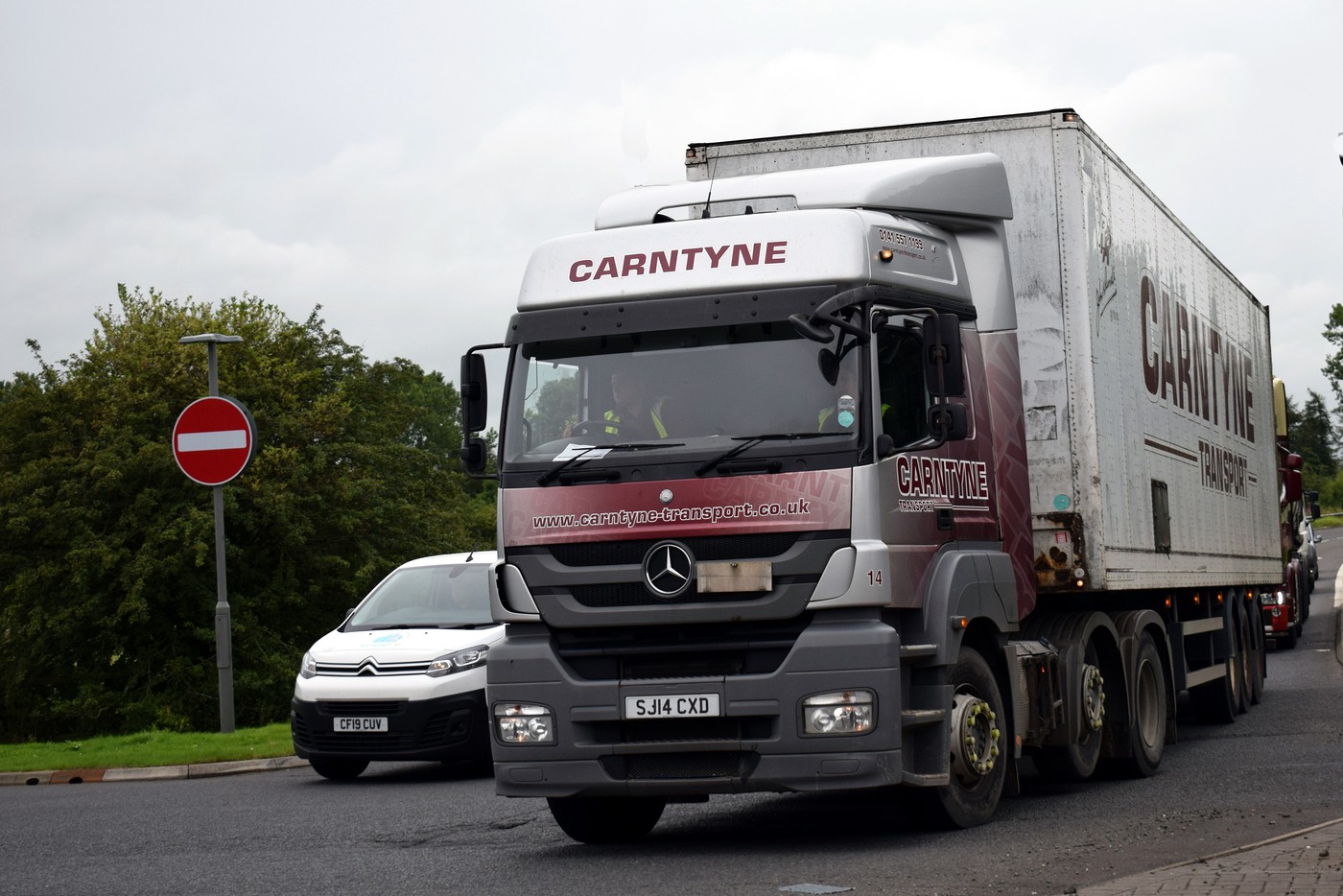 Photo: SJ14CXD Mercedes no. 14 | Carntyne Transport, Glasgow album ...