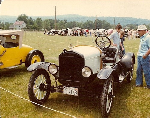 Photo: Possible Mercury Speedster to the right of Ford Model T ...