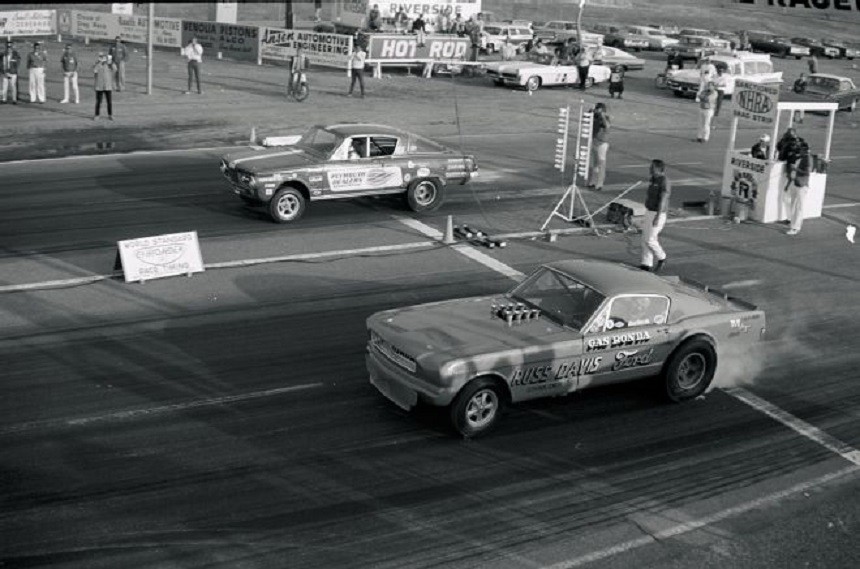 Photo: Fred Goeske vs Gas Ronda | VINTAGE FUNNY CARS IV album | LOUD ...