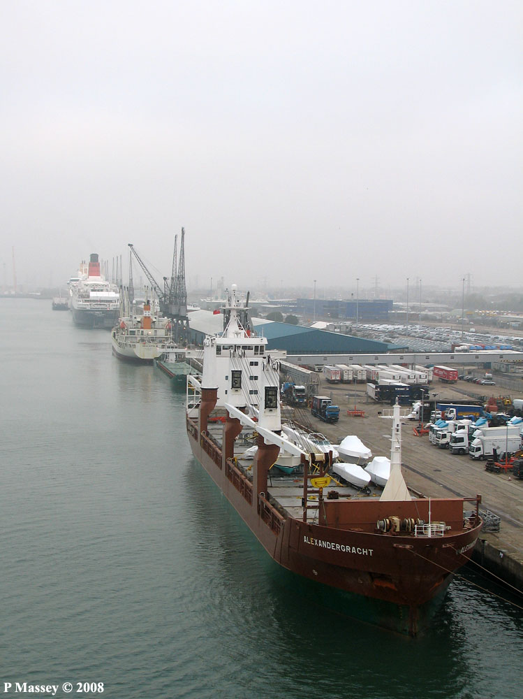 Alongside Berths 101 - 106 Early Morning in Southampton album | Magwa ...