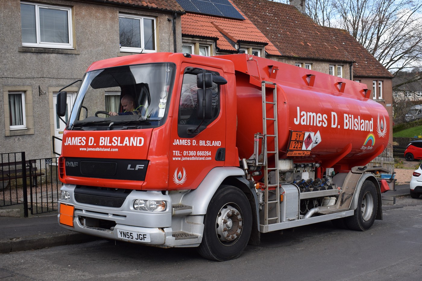 Photo: YN55JGF Daf LF | Bilsland Oils, Croftamie album | Boballoa ...