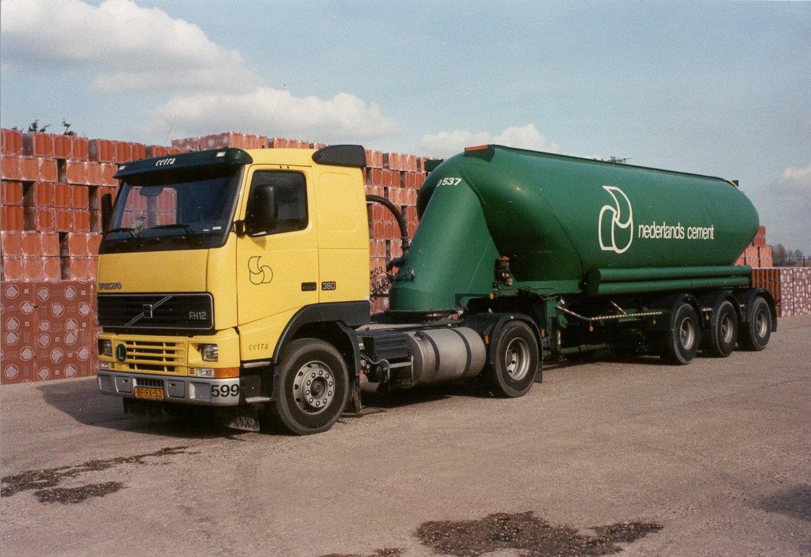 Photo: 028 - Volvo FH12 at a rooftile factory | Cetra (NWM) album ...