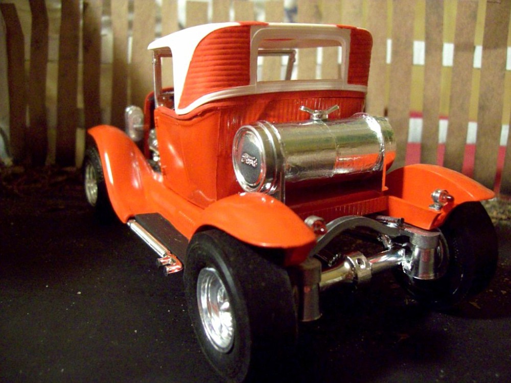 Photo: David Yost (3) | AMT 1929 Ford Model A Roadster MOD ROD #2129 ...