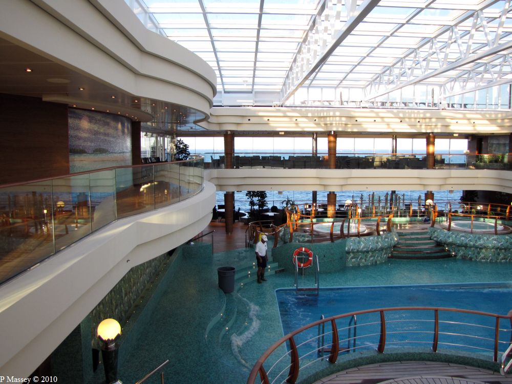Photo: L'Equatore MSC SPLENDIDA 20100806 026 | L'Equatore [Covered Pool ...