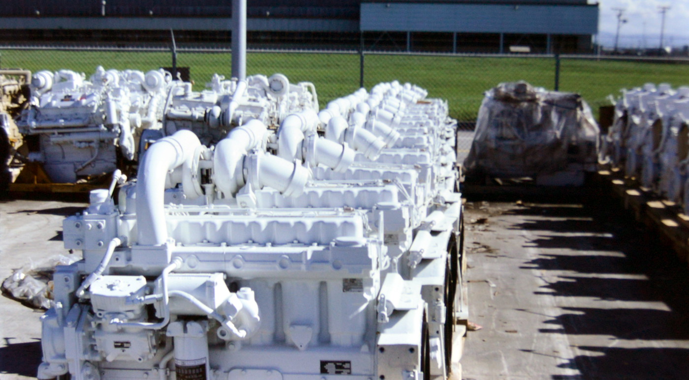 Photo: DSC 5574A Cats in white Cummins Beige at Newark Peterbilt ...