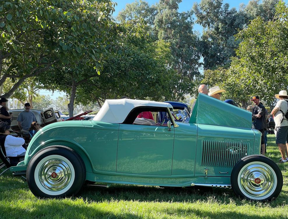 Photo: 32 with hub caps (2) | 1932 FORD ROADSTERS VII album | LOUD ...