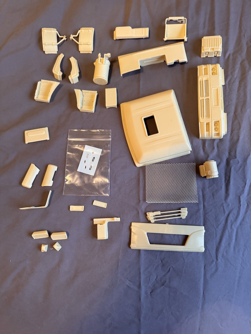 Photo: partsJPG | ERF ECS transkit (1-24) album | Dutch Model Truck ...